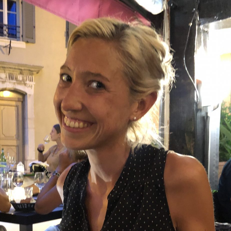 About Us | Magnifina